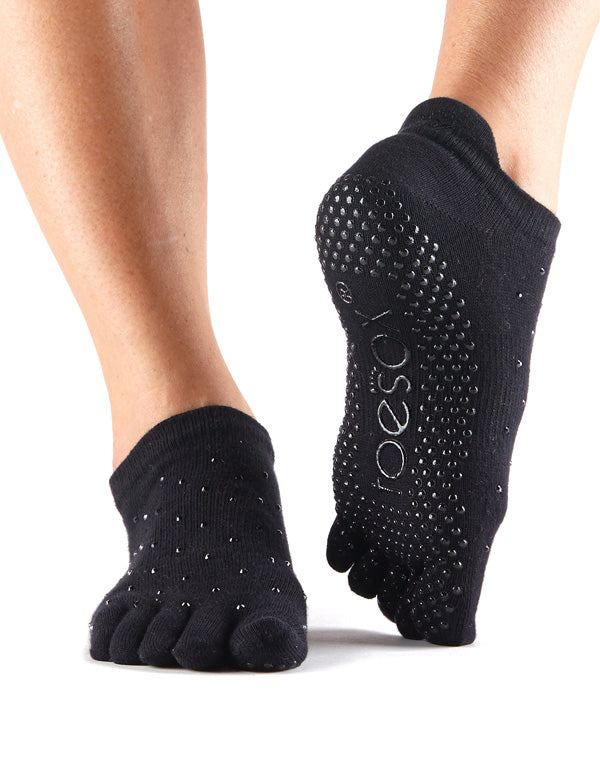 Full Toe Low Rise Grip Socks | Sale | Toesox – ToeSox | Tavi | Vooray